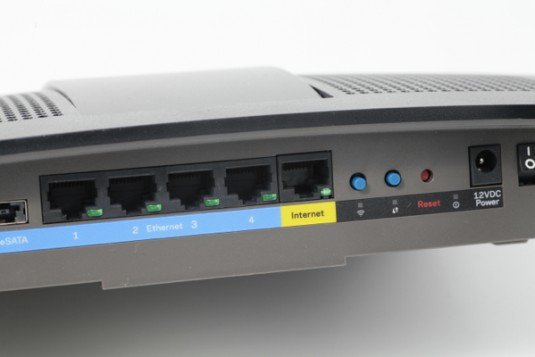 無線上網瘋速上升！Linksys AC2400 Dual Band Gigabit Wi-Fi Router