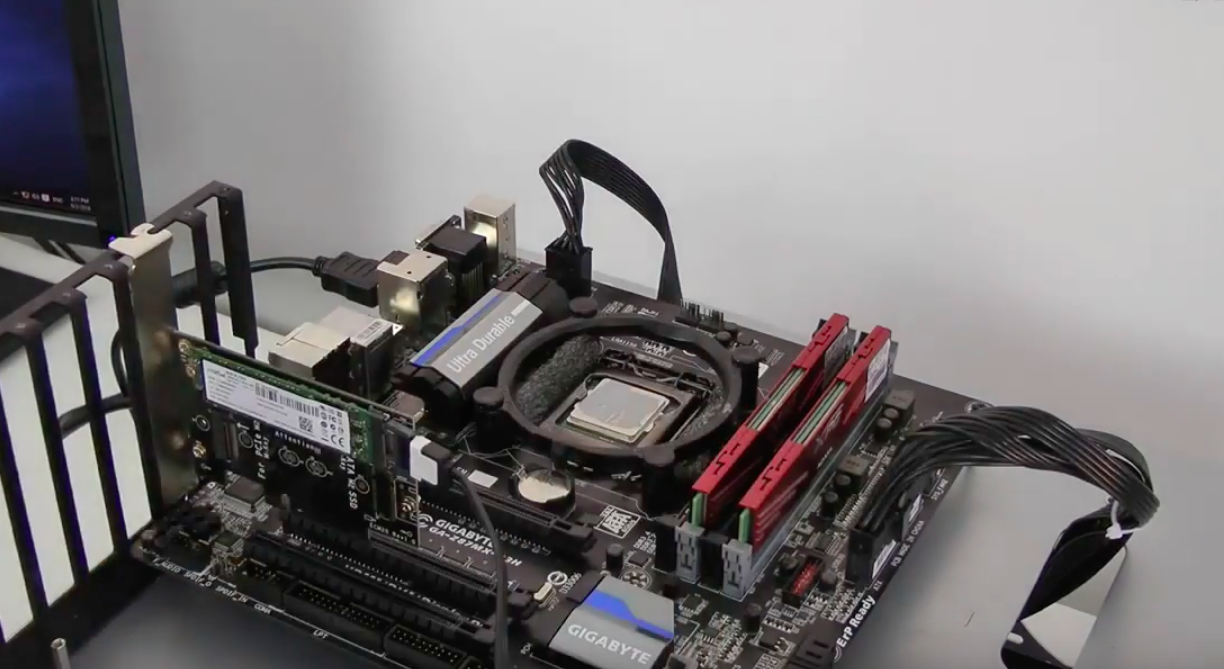 國外網友實測 CPU 能否煎熟雞蛋！