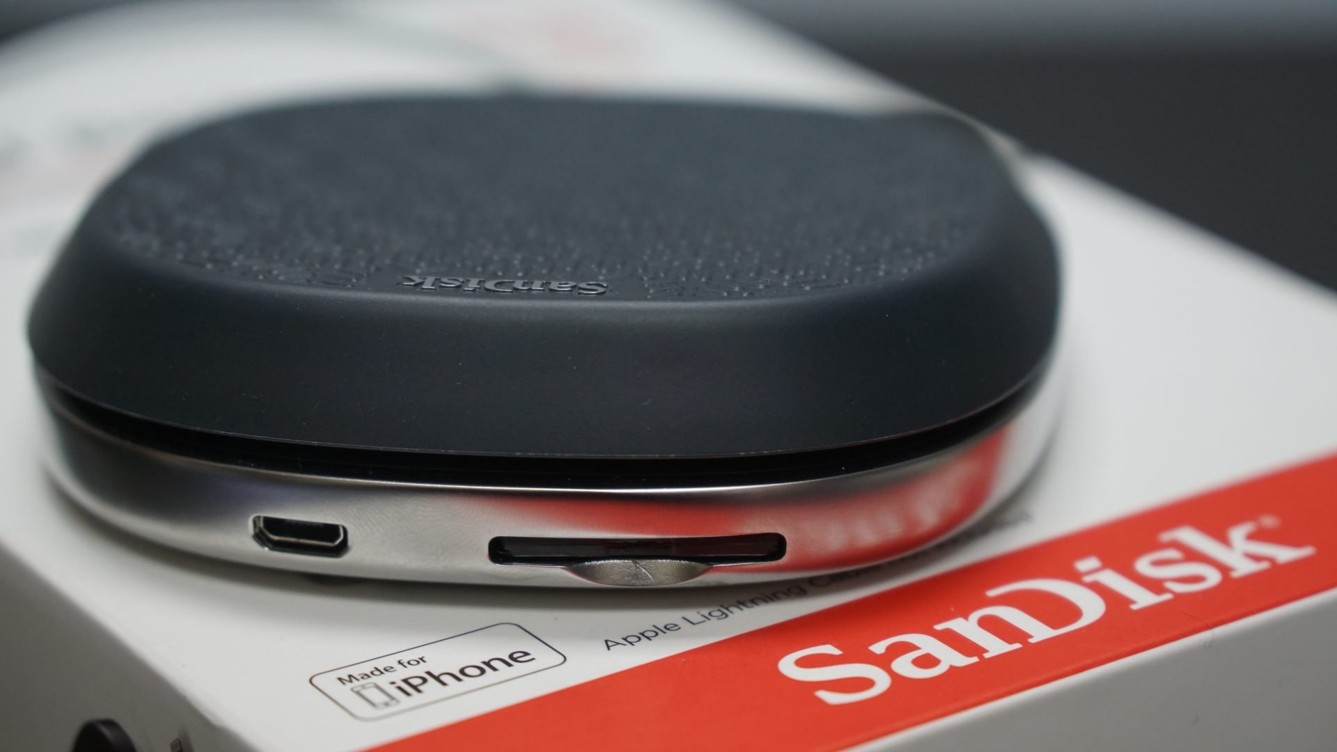 隨時隨地保存 iPhone 珍貴照片 SanDisk iXpand base 輕鬆備份 - 流動日報