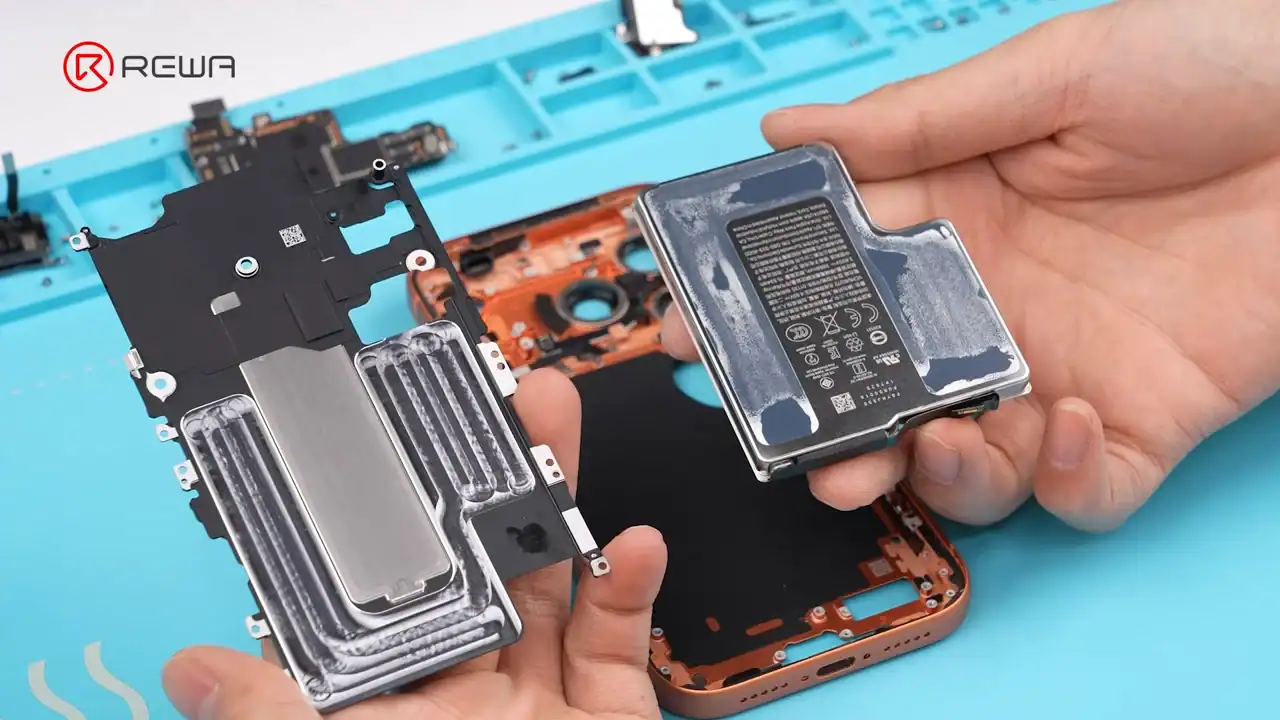 拆解揭開 iPhone 17、iPhone Air、iPhone 17 Pro 電池容量 - 流動日報